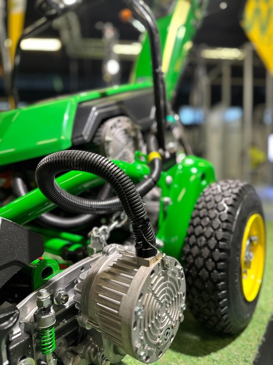 John Deere launches electric greens mowers and hybrid innovations at BTME 2023 | Balmers GM